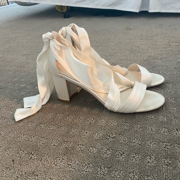 Bella Belle | Shoes | Bella Belle Open Toe Ivory Ribbon Block Heels ...